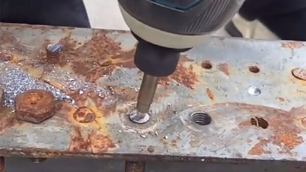 Best Screw Extractor - Tenyu Tool